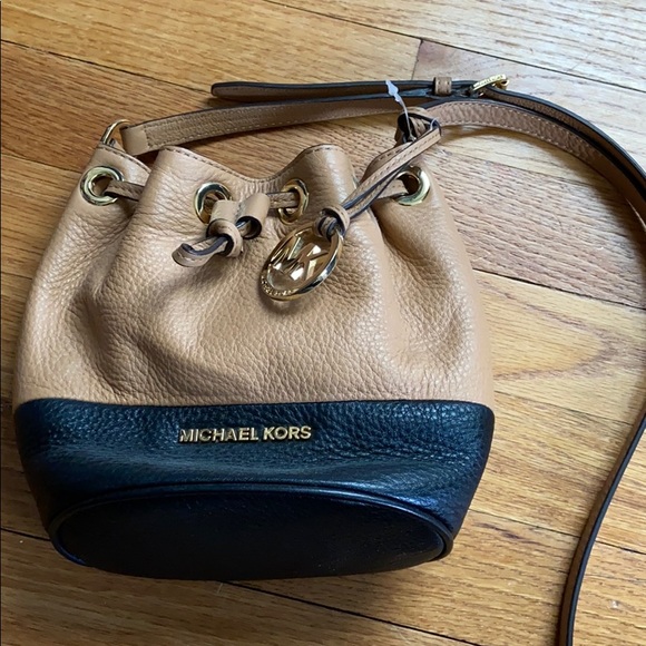 Michael Kors | Bags | Michael Kors Small Bucket Bag | Poshmark